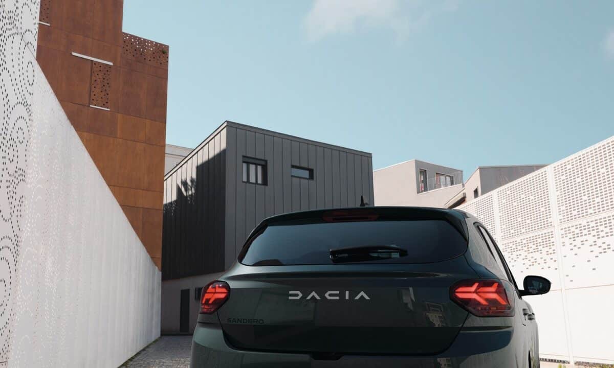 Dacia actualiza su gama para cumplir la norma de seguridad GRS2