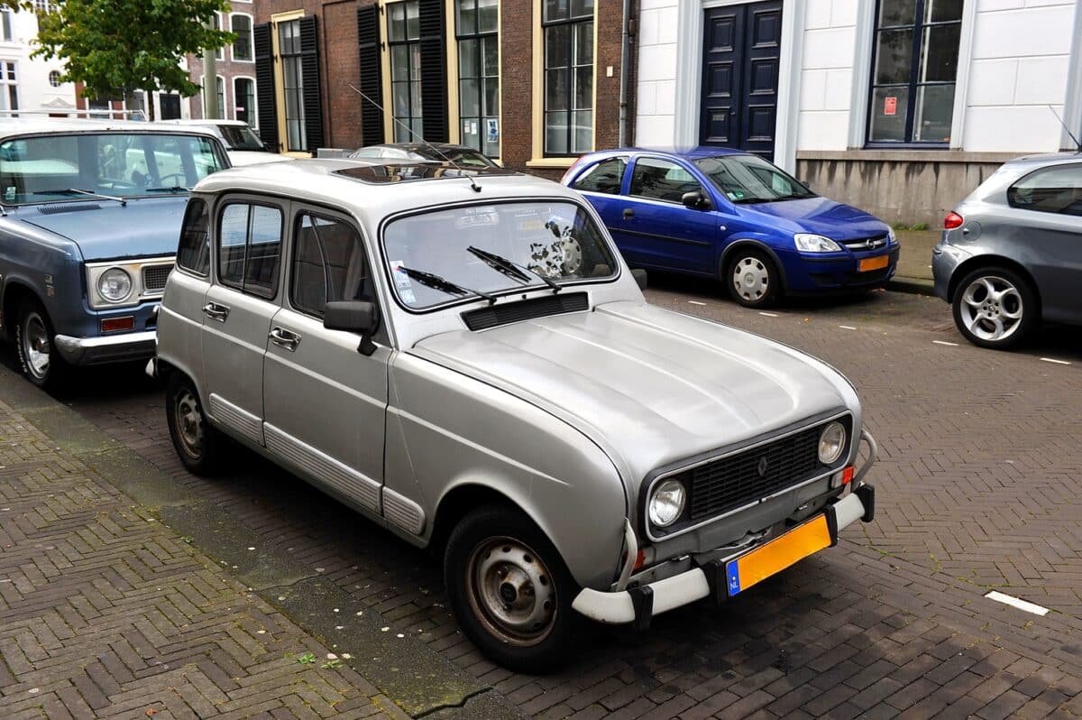 Renault 4 («Cuatro latas»): la última fiebre «friki» de los japoneses