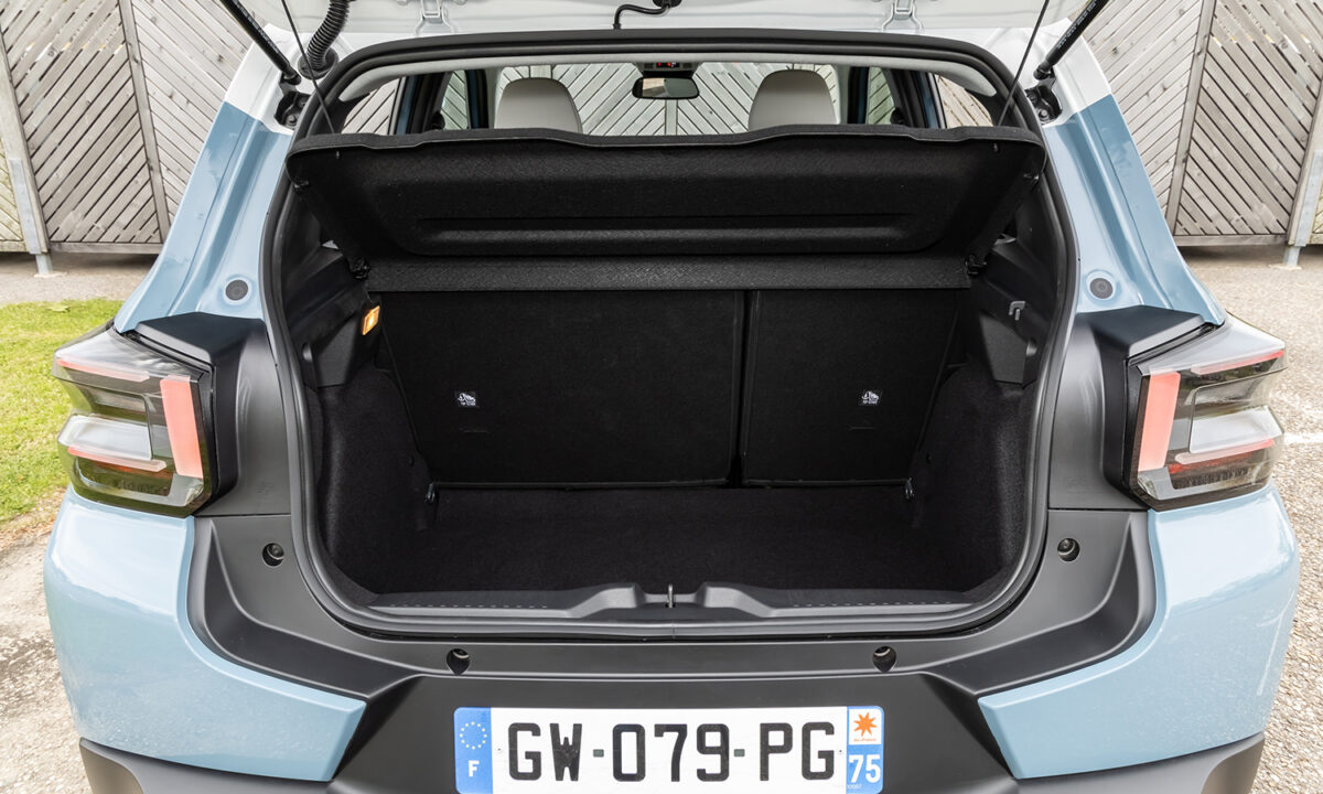 Vídeo Prueba Citroën C3 (PureTech por cadena) y e-C3 (eléctrico) 2024