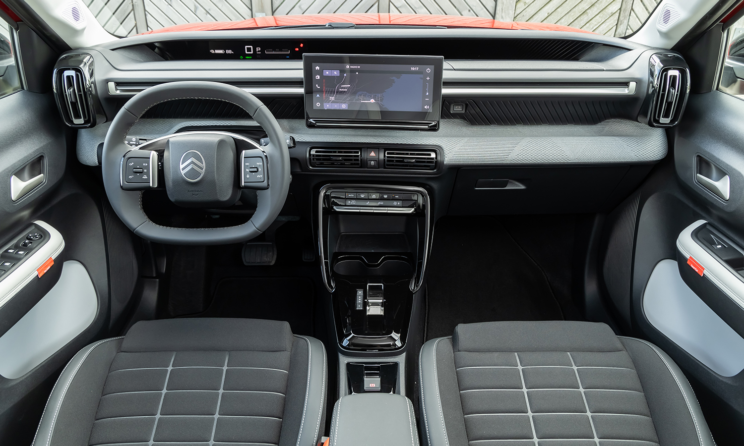 Vídeo Prueba Citroën C3 (PureTech por cadena) y e-C3 (eléctrico) 2024