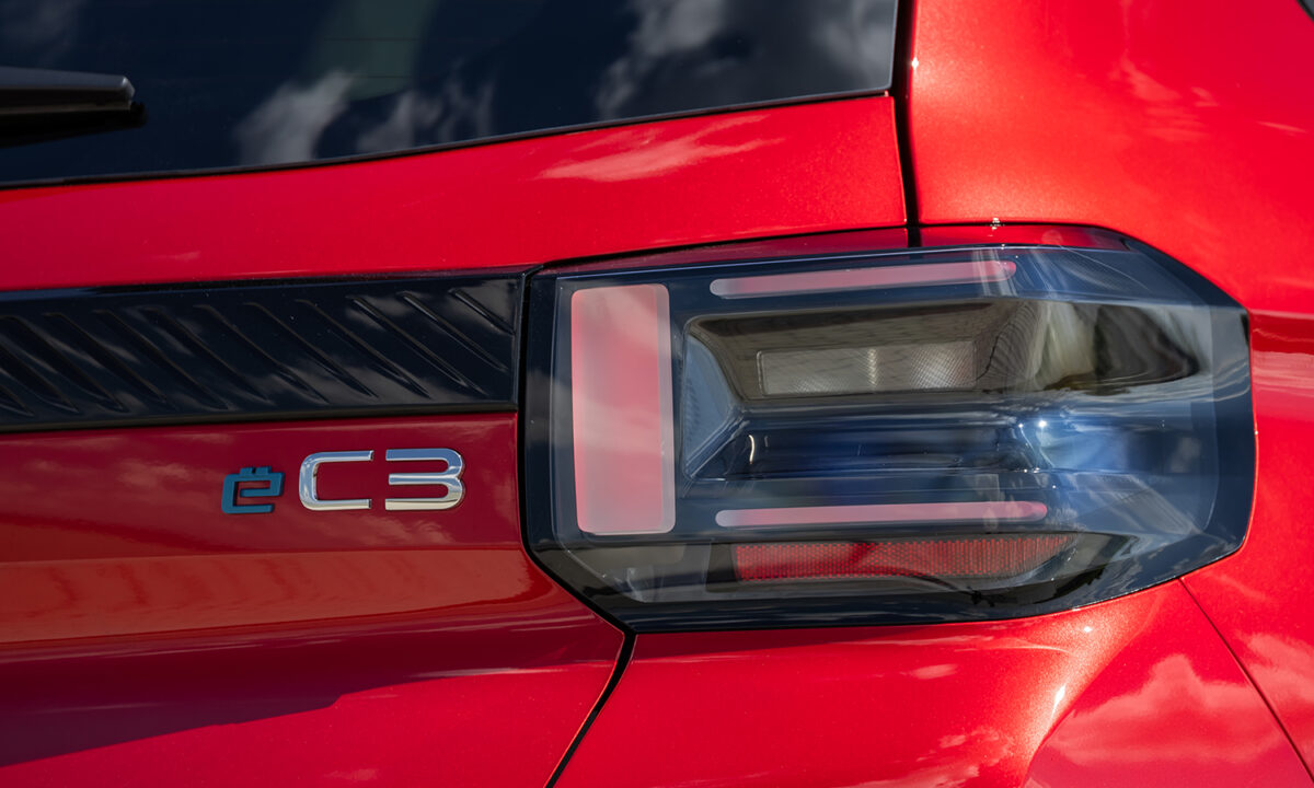 Vídeo Prueba Citroën C3 (PureTech por cadena) y e-C3 (eléctrico) 2024