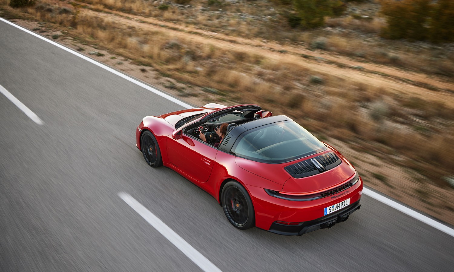 Porsche 911 Carrera GTS T-Hybrid: ¿cómo es el primer 911 híbrido de la historia?