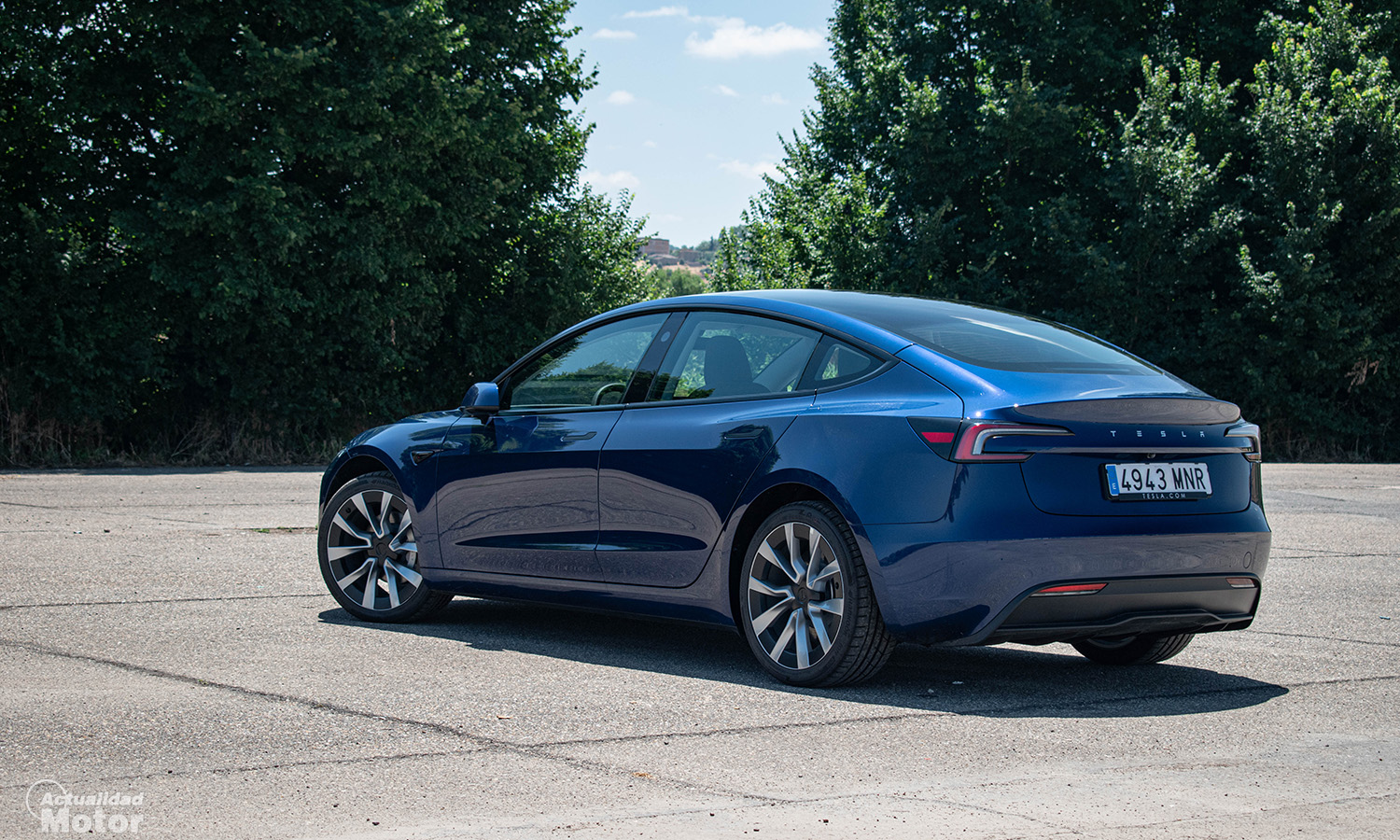 Probamos el Tesla más barato de todos, el Model 3 de 283 CV (con vídeo)