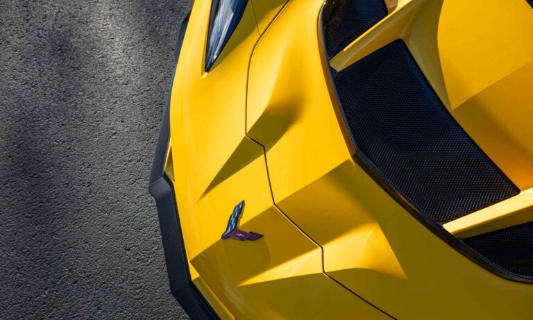 The Chevrolet Corvette debuts a new interior: More technology, fewer ...
