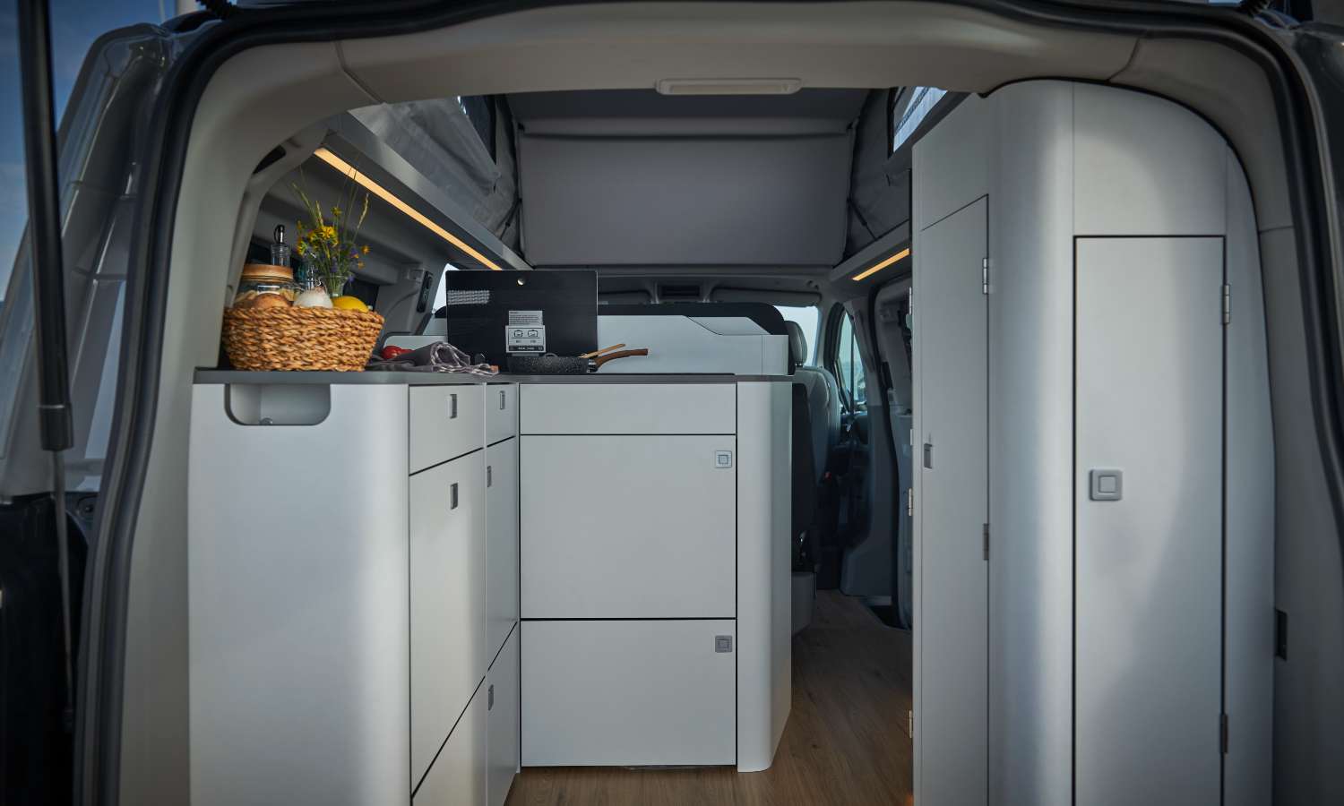 Así son las nuevas Ford Transit Nugget 2024: ¡con la casa a cuestas!