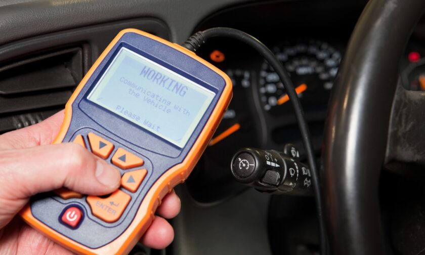 Cómo usar un escáner OBD2 paso a paso