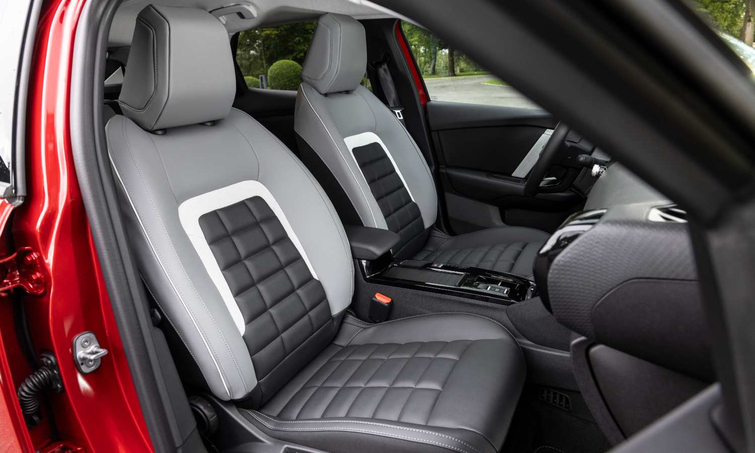 Nouvelles Citroën C4 et C4X 2025 : un restylage qui mise sur la ...