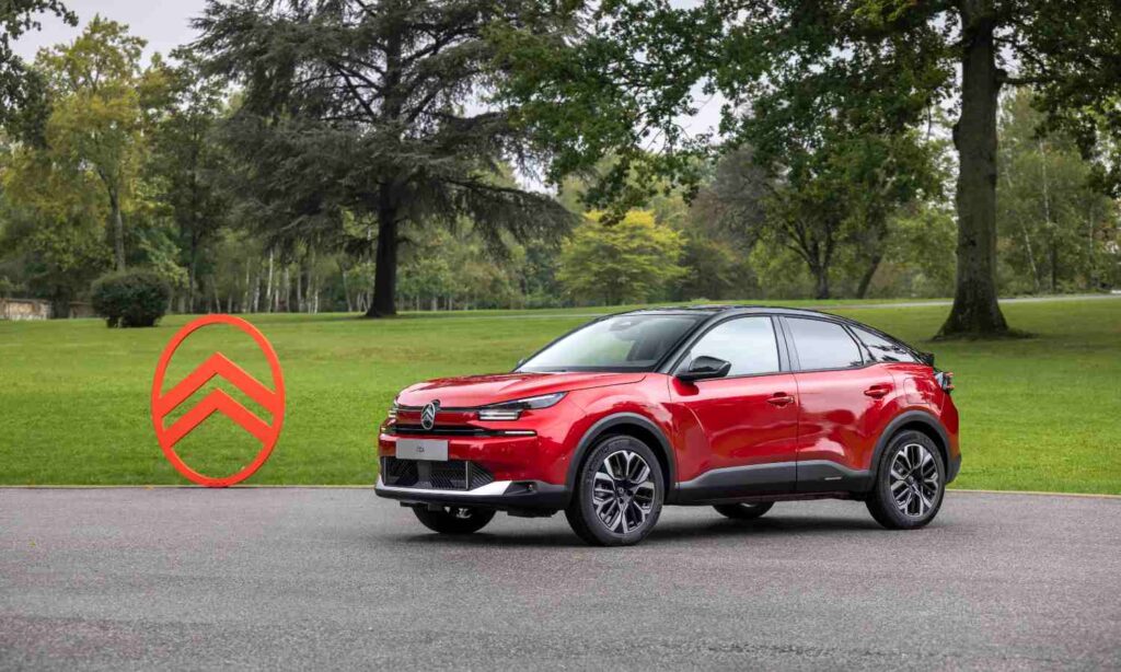 New Citroën C4 and C4X 2025: a restyling that focuses on technology and comfort