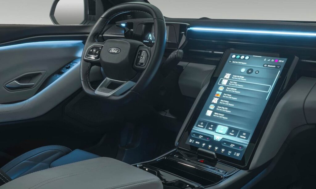 We tested the new electric Ford Explorer: Europe, this is serious