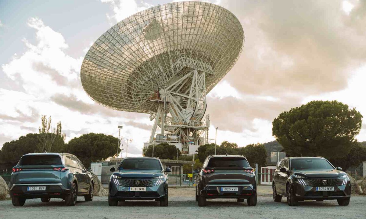 Test della Peugeot 5008 2025: versioni ibrida, elettrica e 7 posti di serie