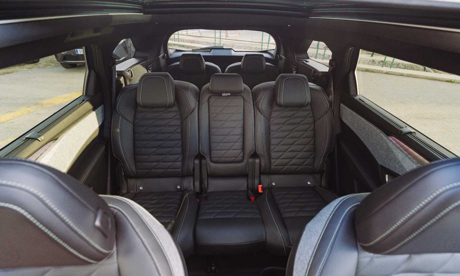 Peugeot 5008 2025 test: hybrid, electric and 7-seat versions as standard