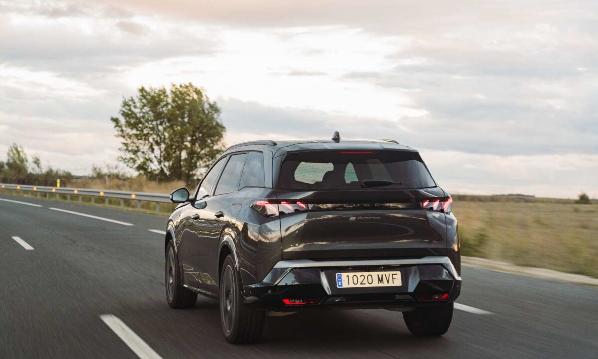 Essai du Peugeot 5008 2025 : versions hybride, électrique et 7 places ...