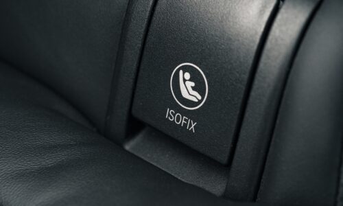 汽车 ISOFIX 系统：您需要了解的一切