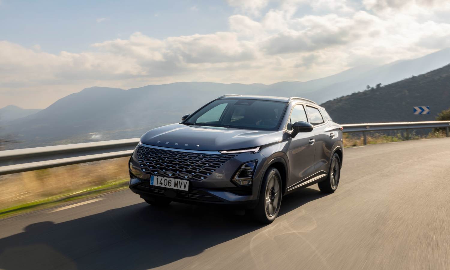 Omoda 5 2025: prihaja električna različica in (veliko) izboljšajo bencinsko