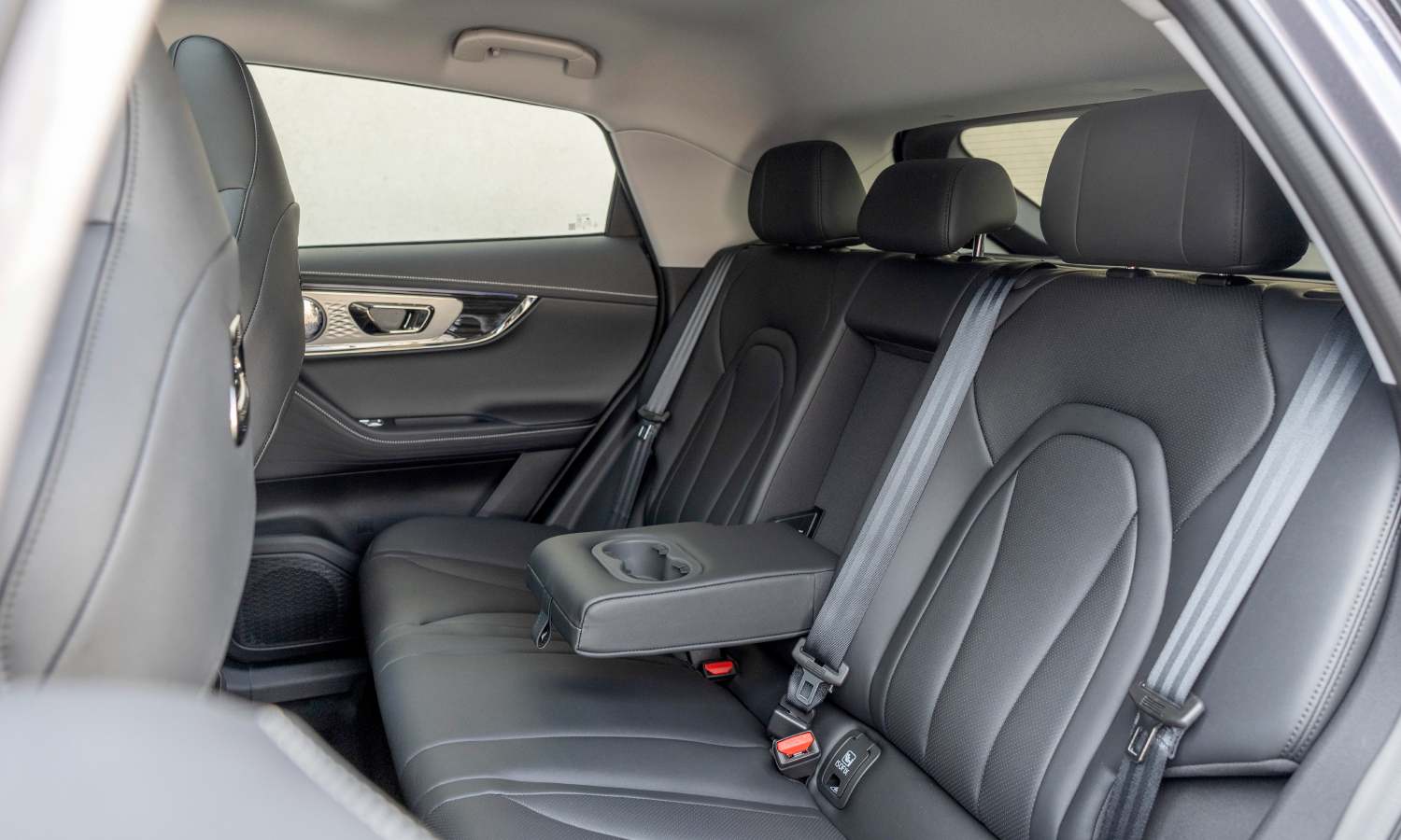 Omoda 5 2025 : la version électrique arrive et ils améliorent (beaucoup ...