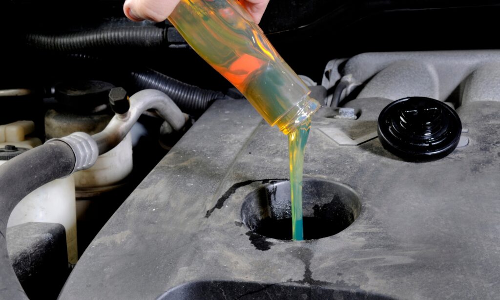 Additifs pour carburant : ce qu’il faut savoir avant de les utiliser