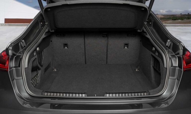 Testiamo la nuova Audi A5 2025, naturale sostituta della mancante A4