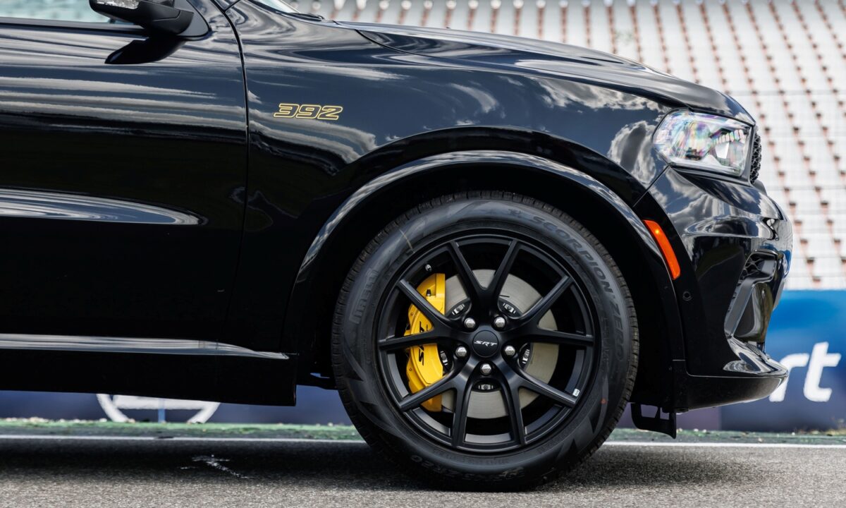 Stellantis surprises and will return to manufacturing HEMI V8 engines ...