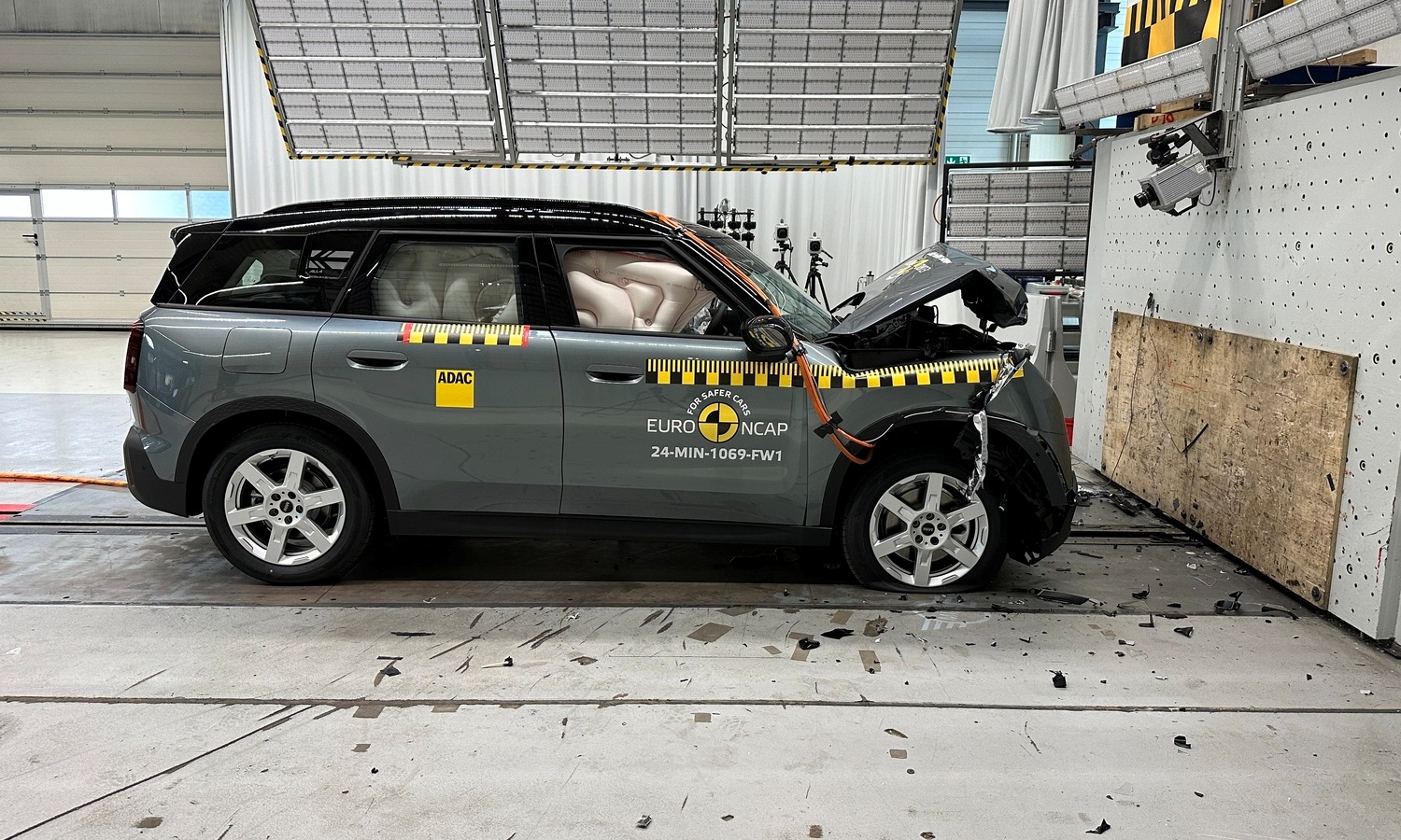 El Mini Countryman brilla con las 5 estrellas de Euro NCAP por su ...