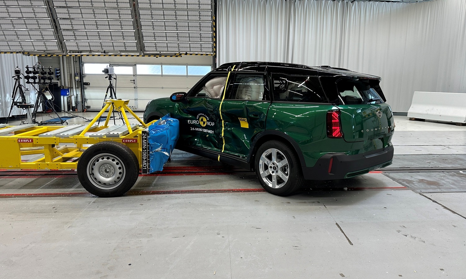 El Mini Countryman brilla con las 5 estrellas de Euro NCAP por su ...