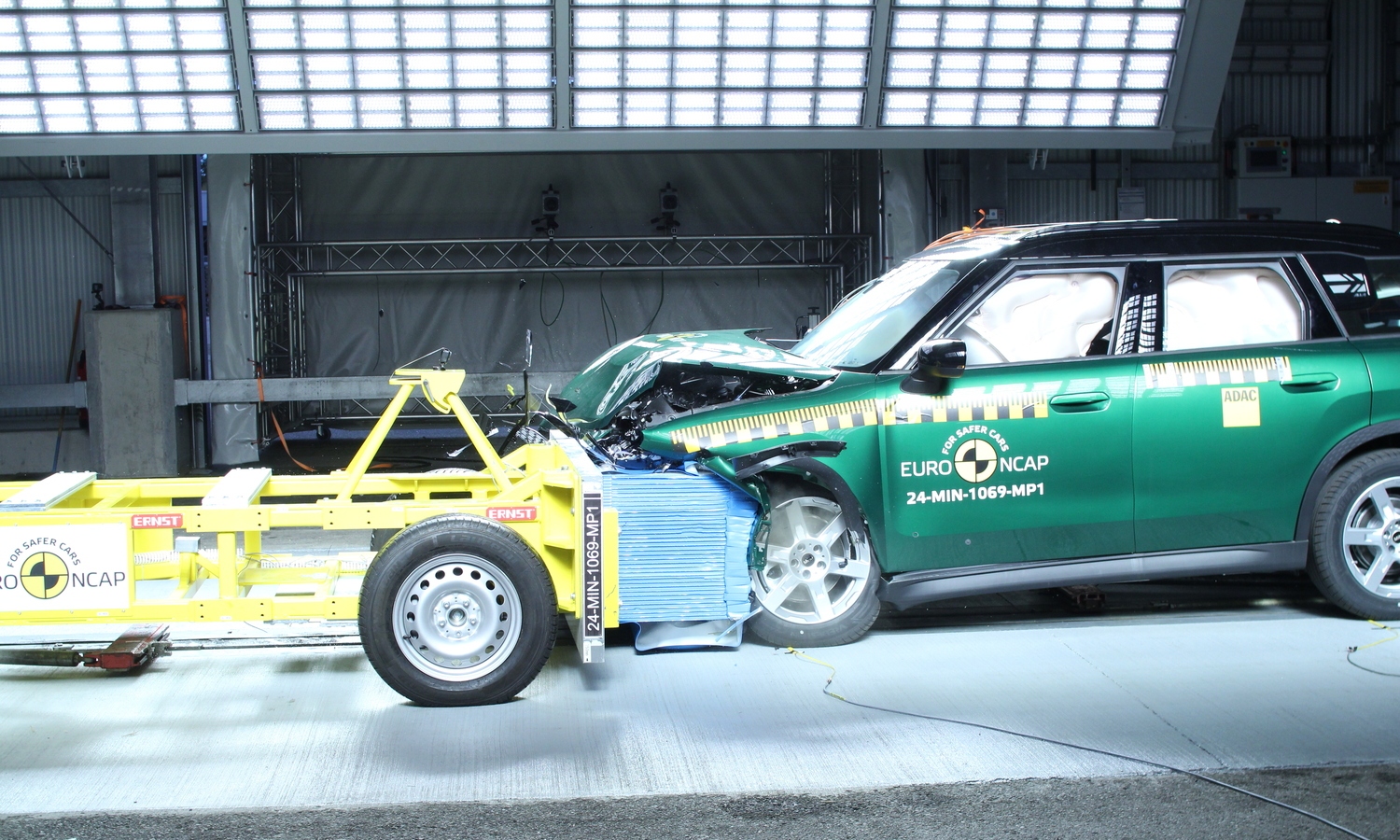 El Mini Countryman brilla con las 5 estrellas de Euro NCAP por su ...