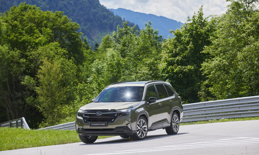 Testa Subaru Forester 2025: Modernare, men lika country