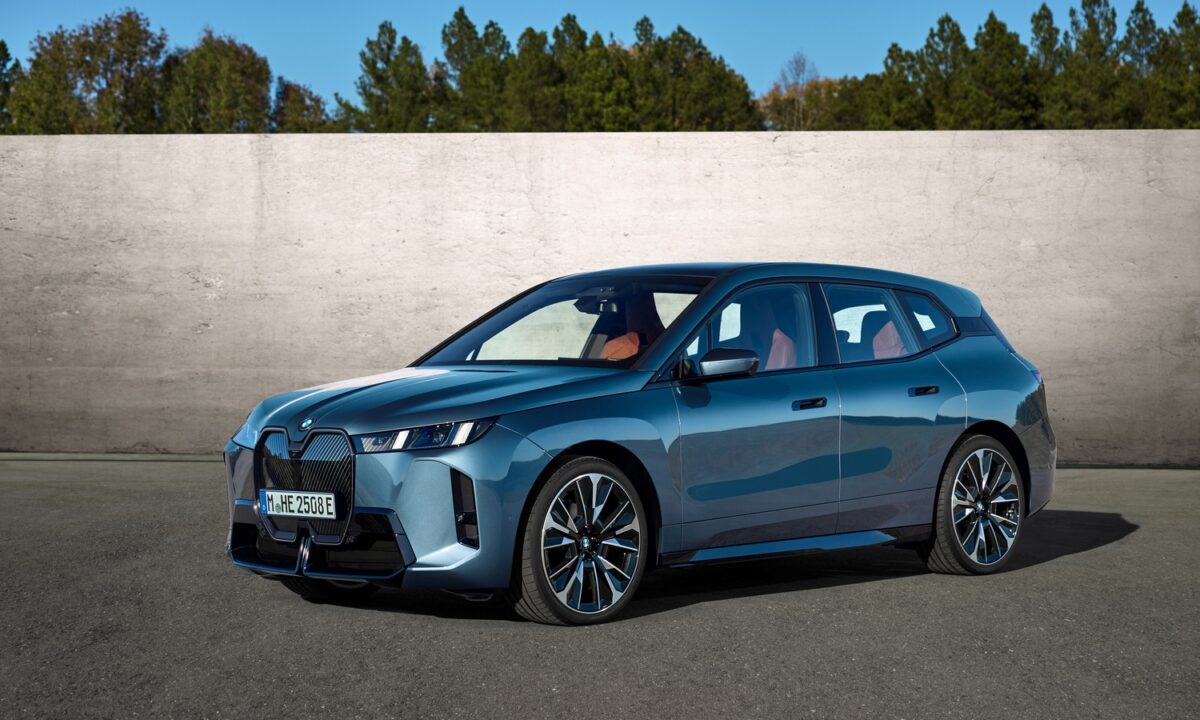 Tuklasin ang lahat ng bagong feature ng bagong BMW iX 2025: Pagganap ...