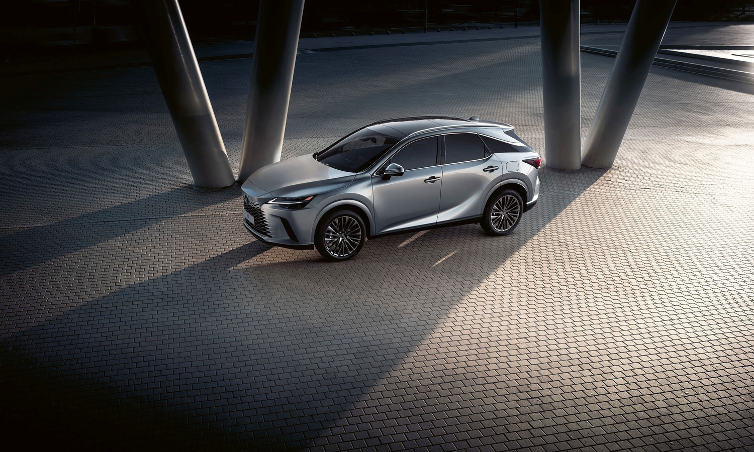 Nowy Lexus RX 2025: Więcej izolacji, technologii i ulepszona mechanika