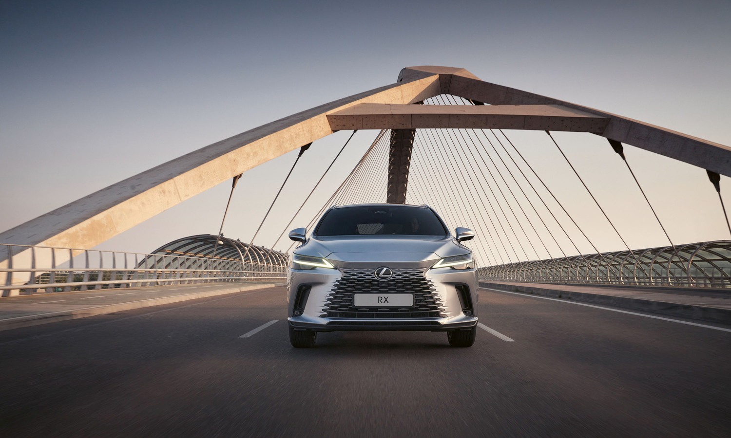 新型レクサスRX 2025：断熱性、テクノロジー、メカニクスの強化