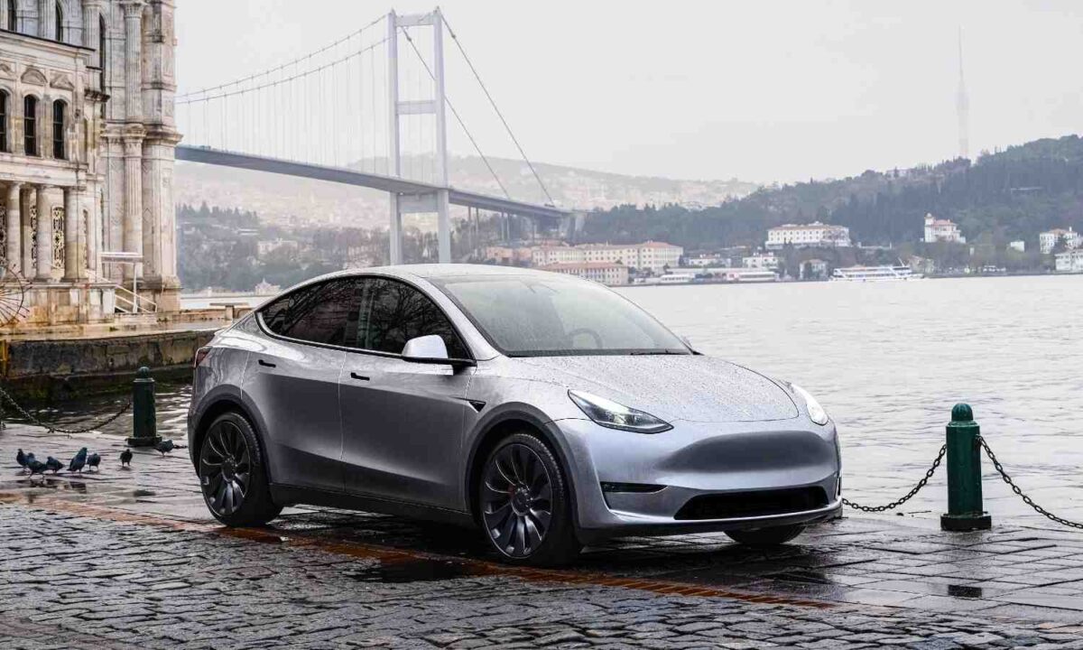 Tesla Model Y: los renders del restyling 2026 que están revolucionando ...