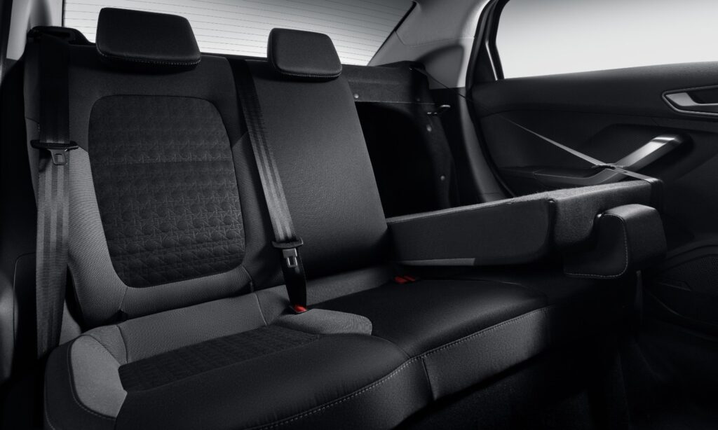 Lada Iskra: Su «tecnológico» interior ve la luz de forma oficial…