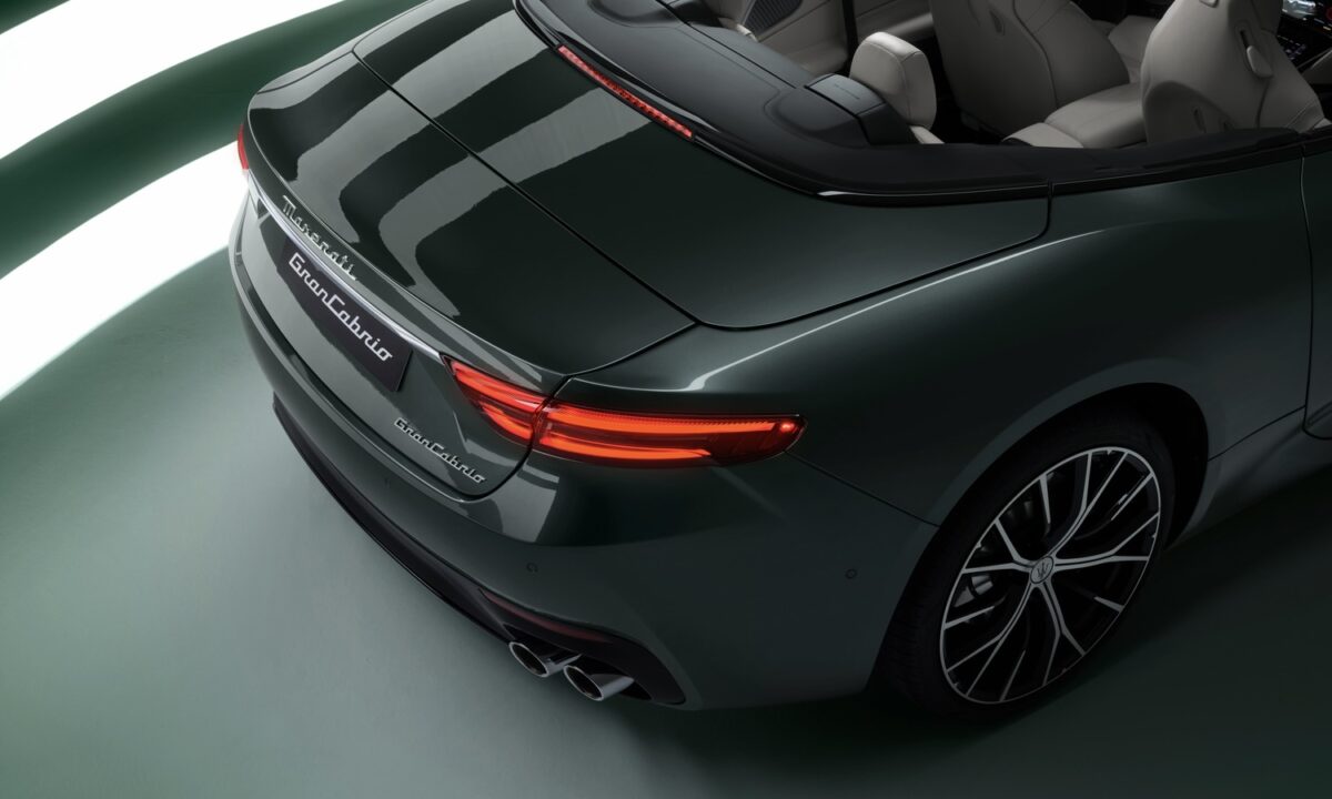Maserati GranCabrio 2025: Nuevo motor V6 Twin Turbo de 490 CV