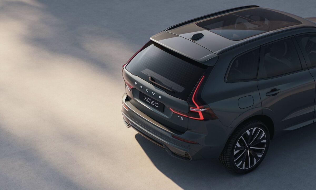 Ecco la rinnovata Volvo XC60 2025: Design, tecnologia e motori