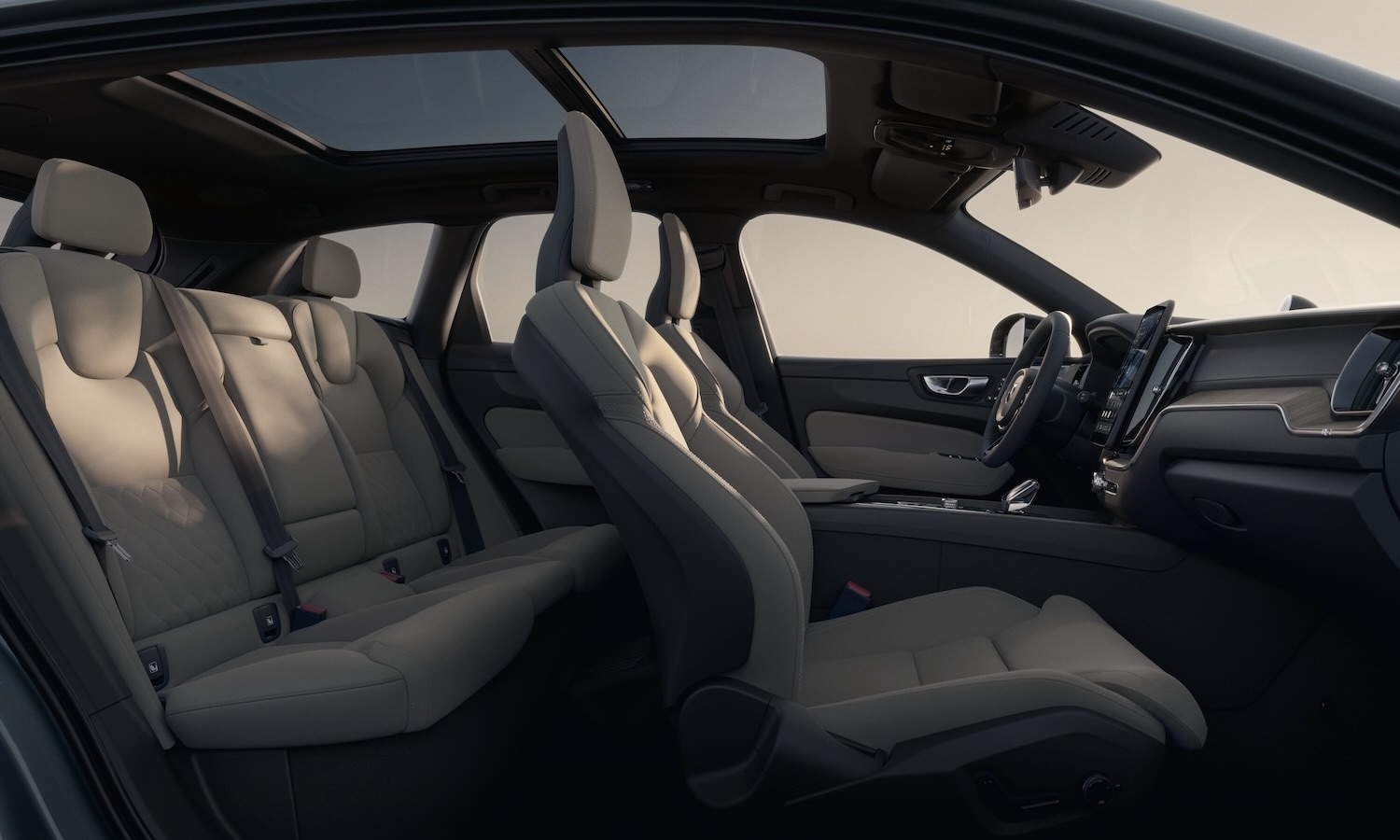 Ecco la rinnovata Volvo XC60 2025: Design, tecnologia e motori