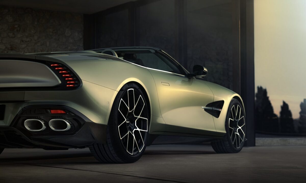 Aston Martin desvela el Vanquish Volante, un descapotable de 835 CV y 345 km/h