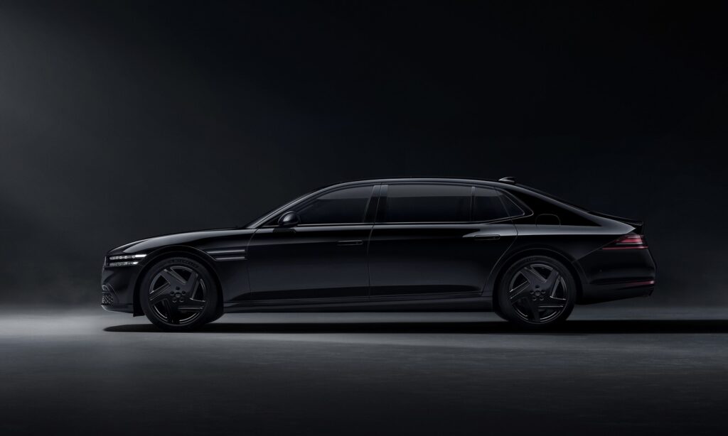 Genesis presenta el G90 Long Wheel Base Black, su berlina de lujo más ...
