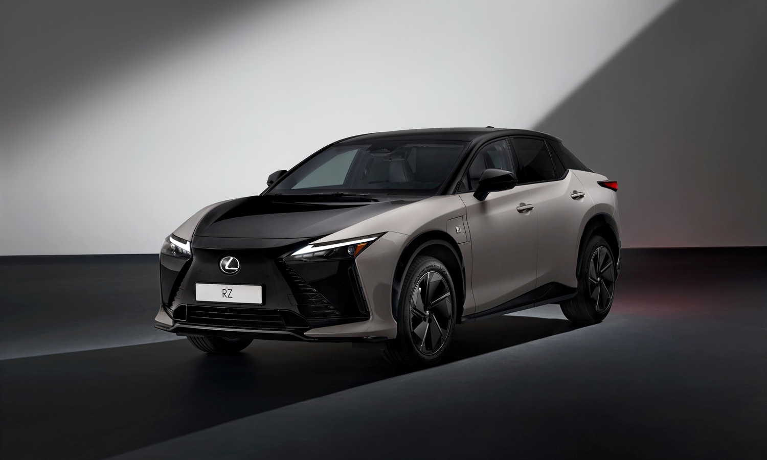 Nuevo Lexus RZ 450e 2025: Más autonomía, dirección innovadora y un ...