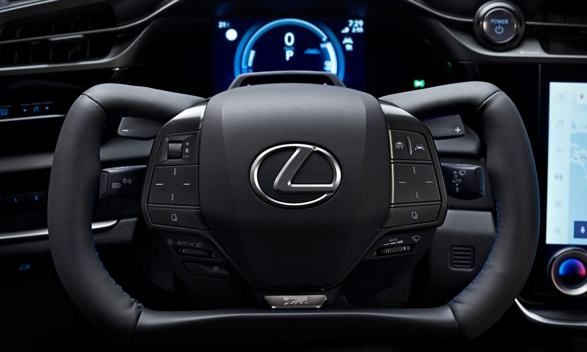 Nuevo Lexus RZ 450e 2025: Más autonomía, dirección innovadora y un ...