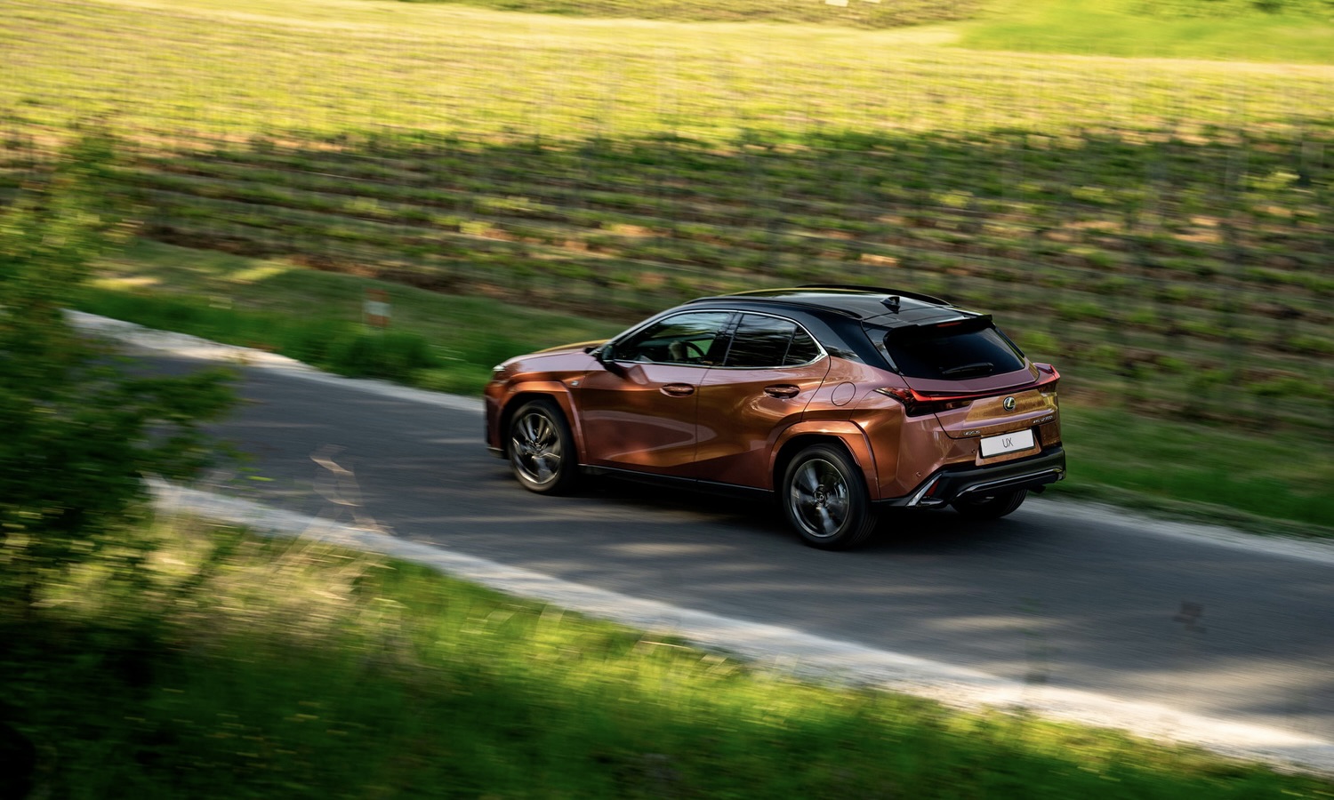 Lexus UX 300h 2025: tutte le migliorie del rinnovato SUV ibrido