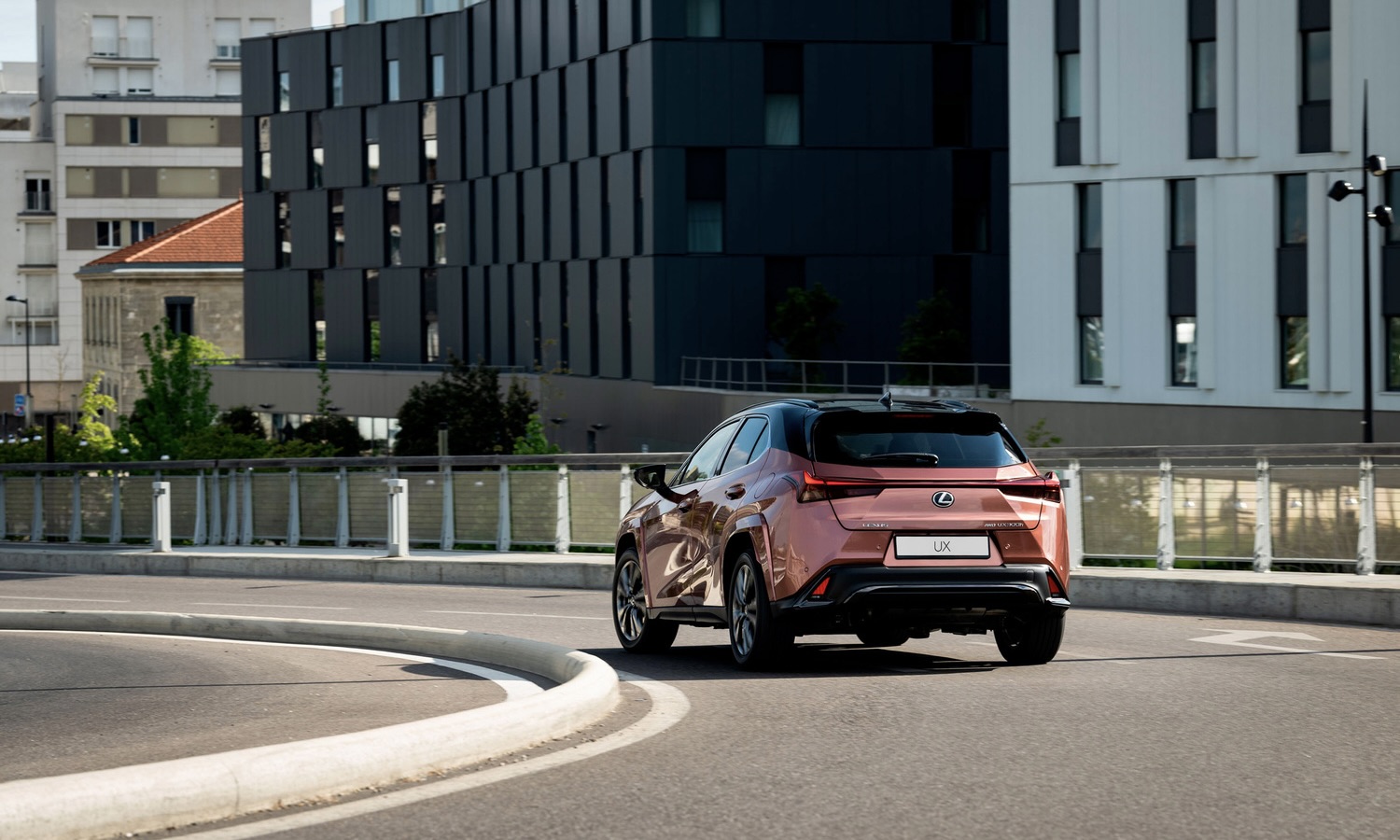 Lexus UX 300h 2025: Alle Verbesserungen des erneuerten Hybrid-SUV