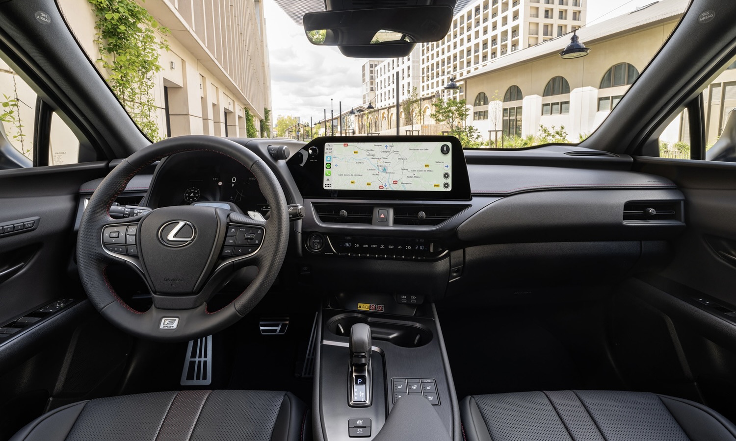 Lexus UX 300h 2025: Todas las mejoras del renovado SUV híbrido