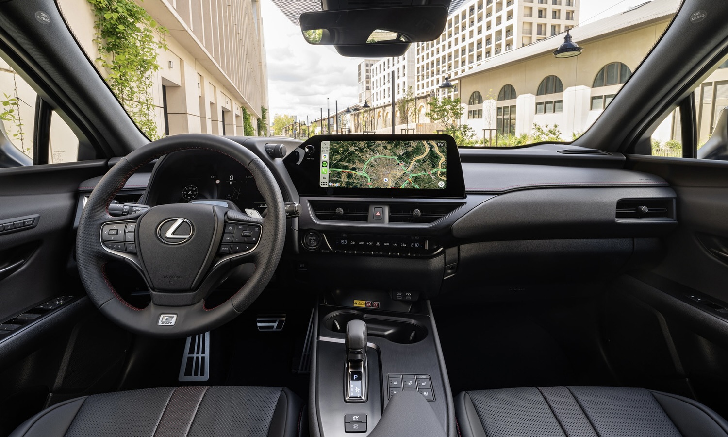 Lexus UX 300h 2025: Todas las mejoras del renovado SUV híbrido