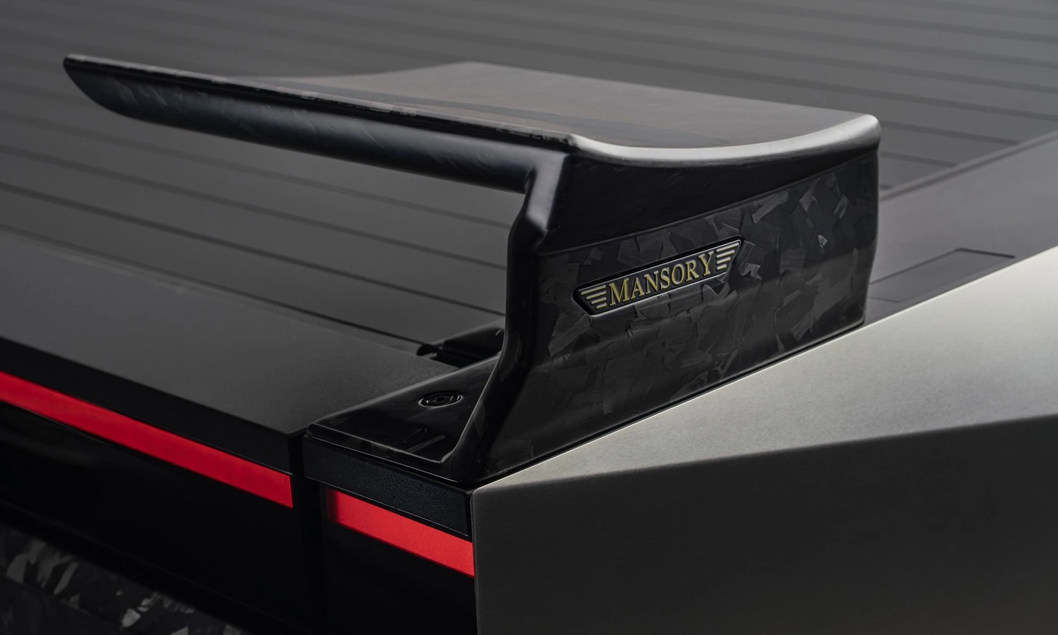 Mansory transforme le Tesla Cybertruck avec un design radical