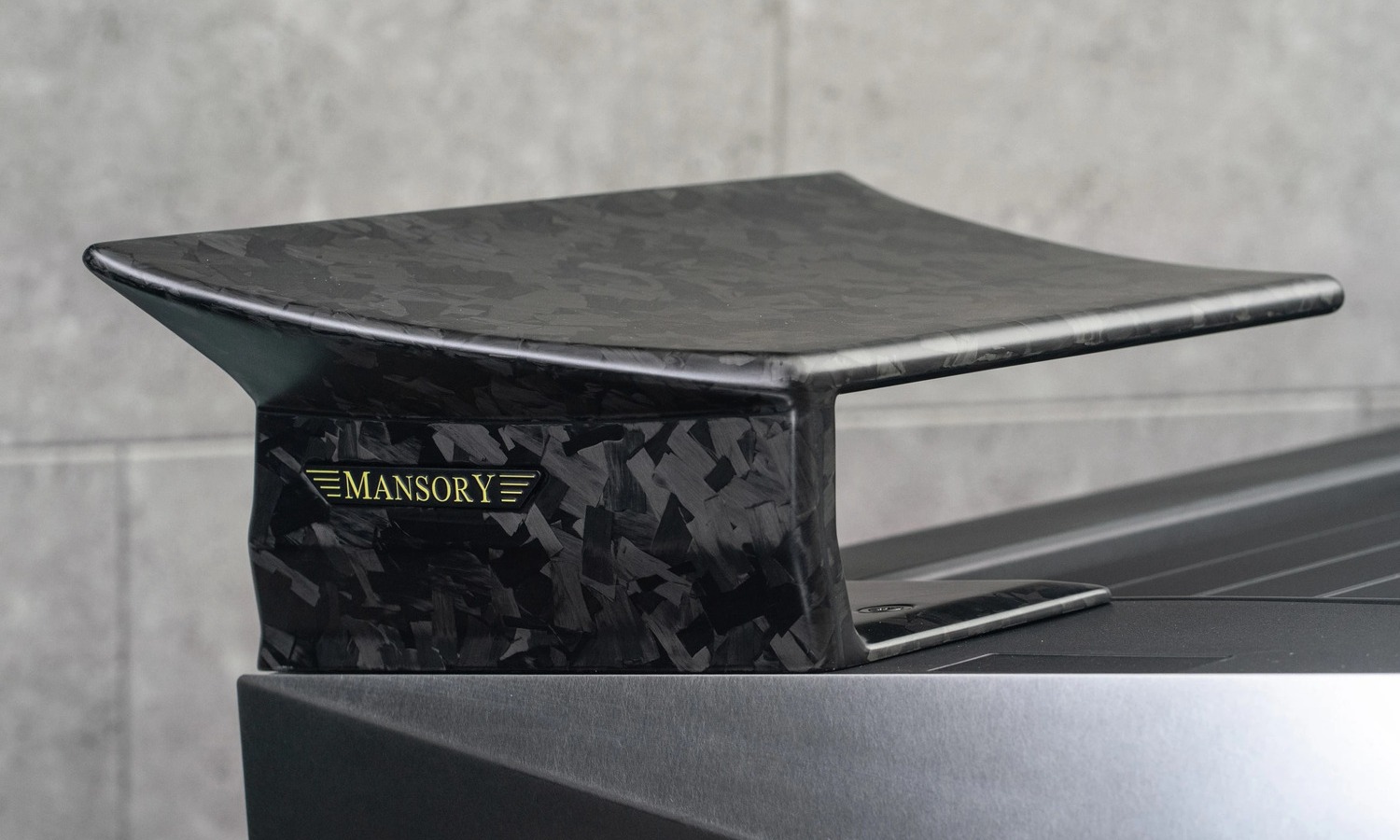 Mansory transforma el Tesla Cybertruck con un diseño radical