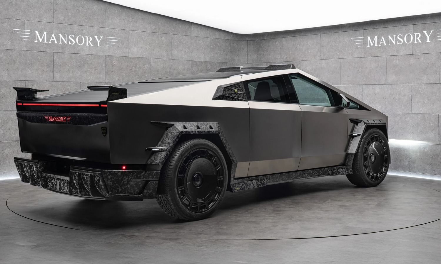 Mansory transforma el Tesla Cybertruck con un diseño radical