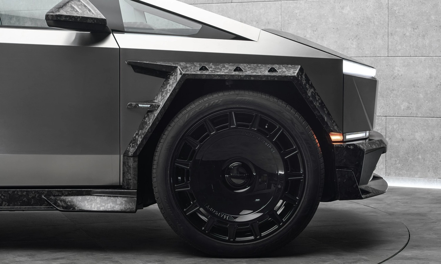 Mansory transforma el Tesla Cybertruck con un diseño radical