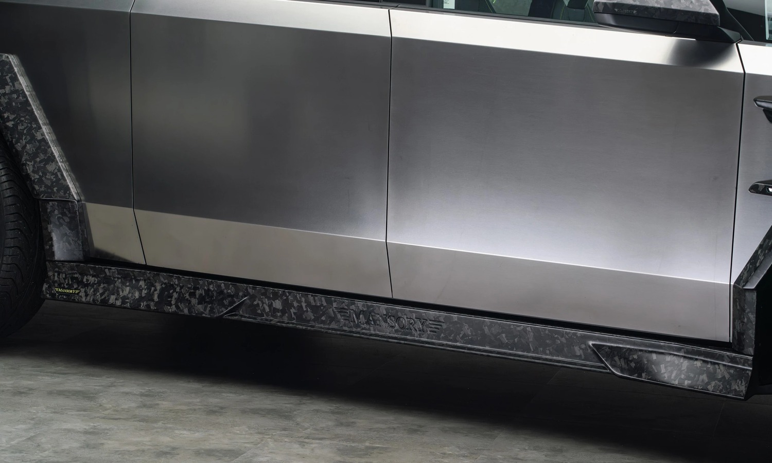 Mansory transforma el Tesla Cybertruck con un diseño radical