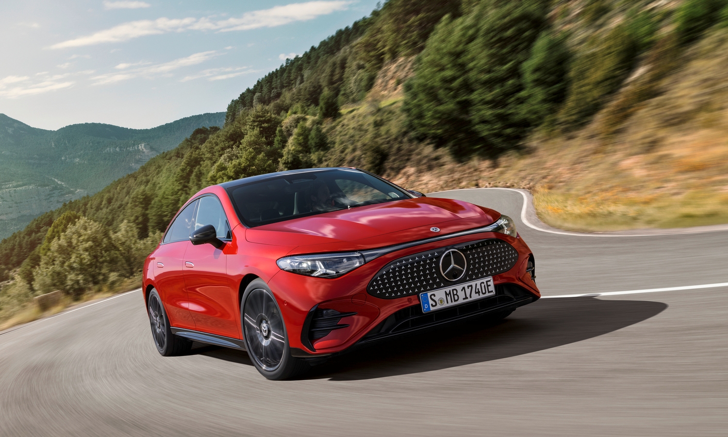 Mercedes-Benz CLA 2025: Wszystkie nowe funkcje, cechy i cena