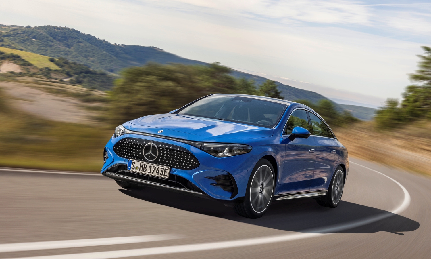 Mercedes-Benz CLA 2025: Wszystkie nowe funkcje, cechy i cena