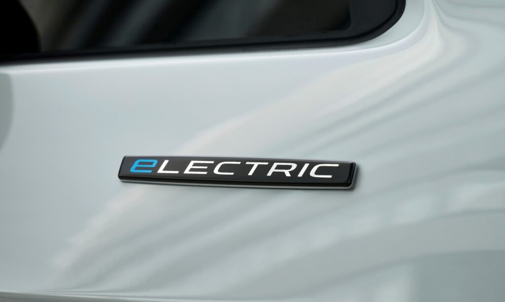 ECE-R100 认证意味着什么？为什么它对电动汽车很重要？